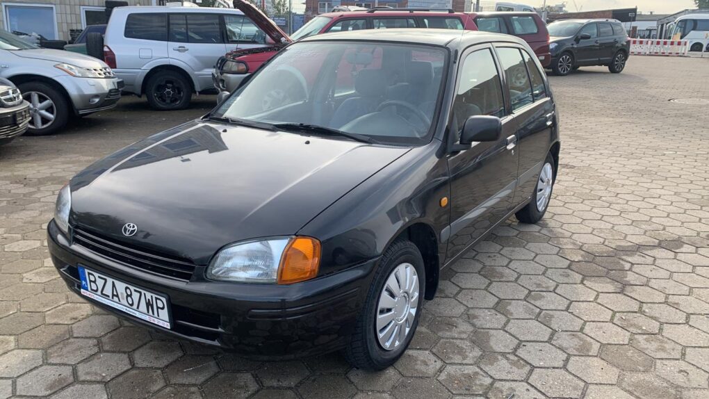 Toyota Starlet 1.4 – AfricaCarz