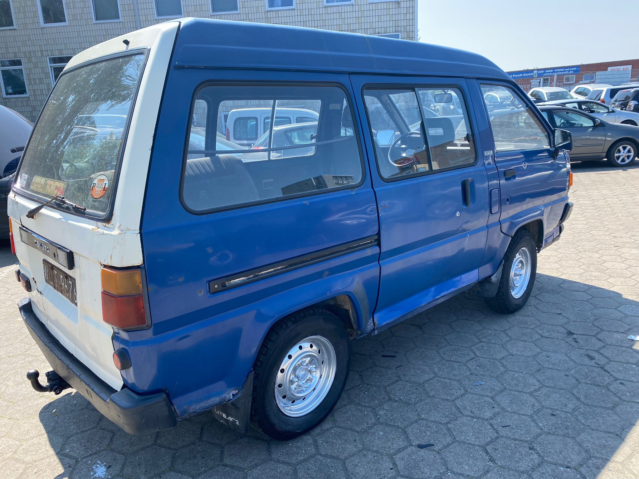 Toyota LiteAce – AfricaCarz