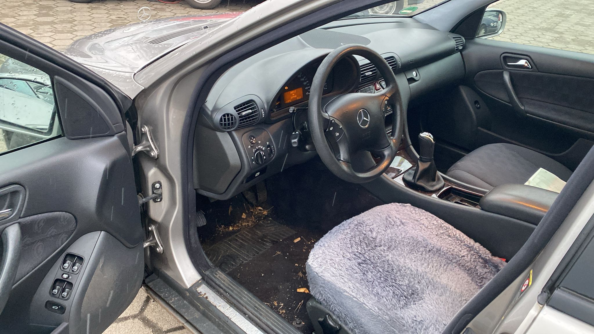 Mercedes C180 – AfricaCarz