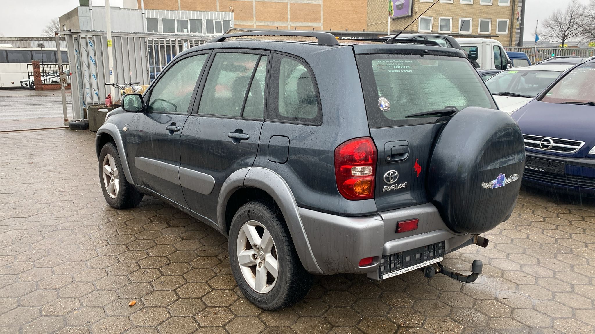Toyota Rav 4 – AfricaCarz