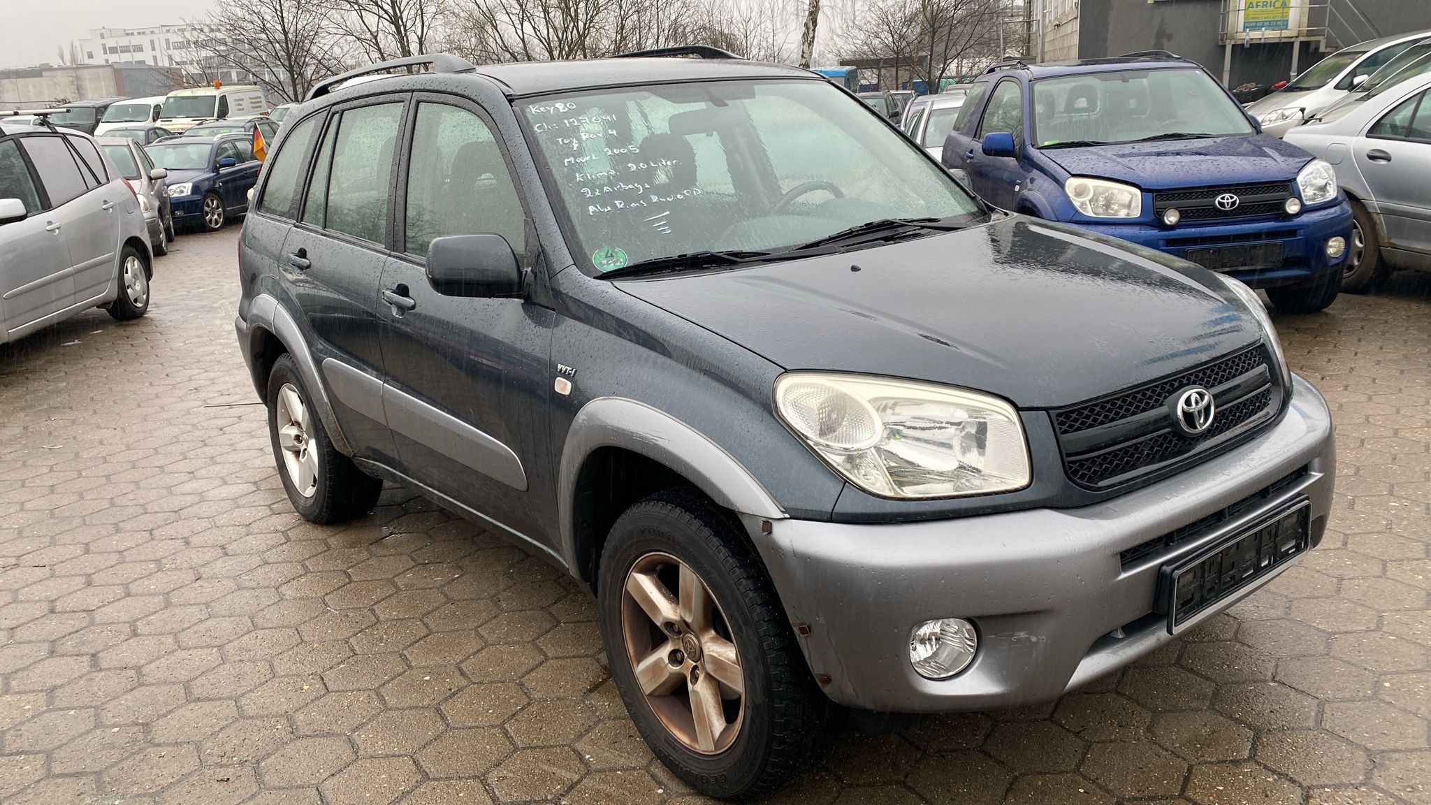 Toyota Rav 4 – AfricaCarz