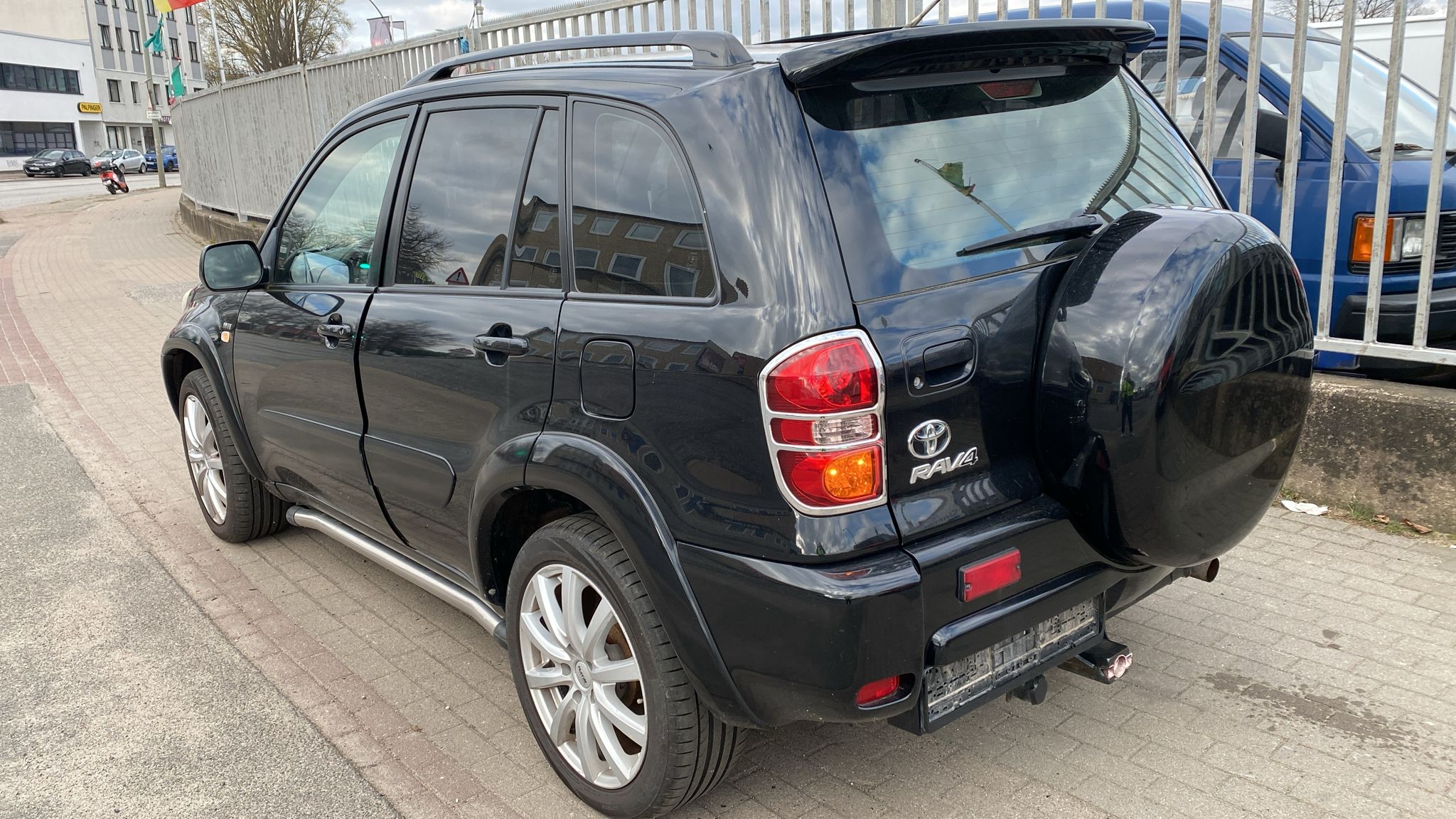 Toyota Rav 4 – AfricaCarz